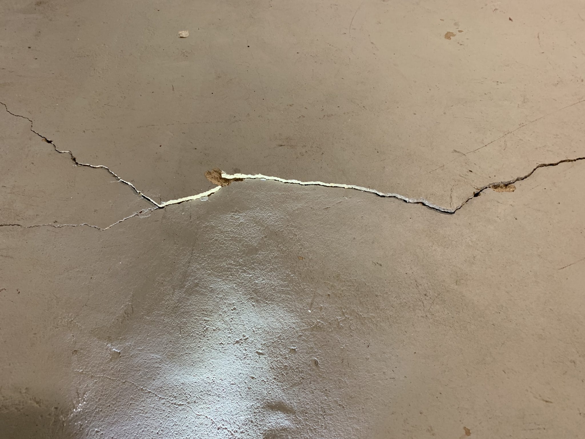 Types Of Cracks In Concrete Slabs | All You Need To Know - Foundation ...